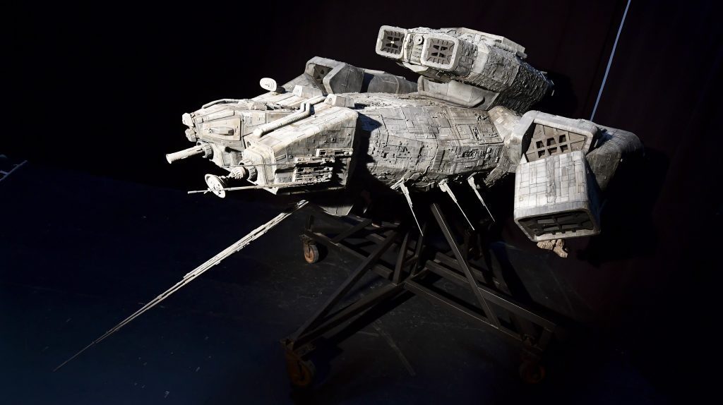 Subasta de nave de Alien y otros artículos de películas de Hollywood
