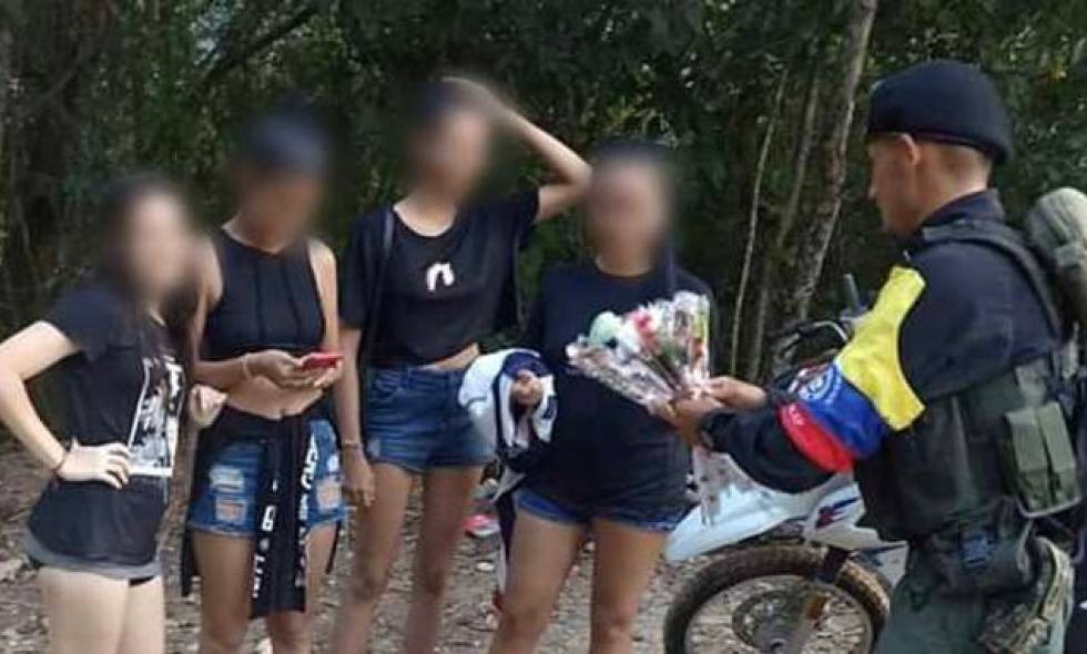 VIDEO: Farc patrulló el municipio de Tibú y hasta regalaron flores