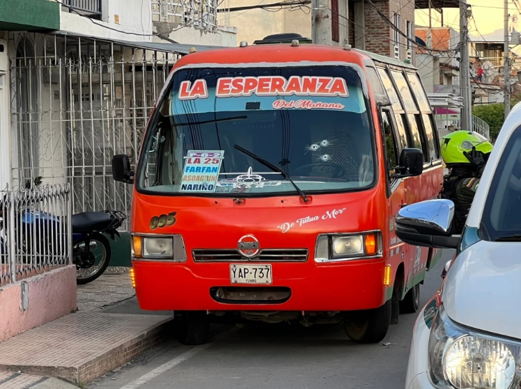 Conductor de buseta de servicio público fue víctima de un atentado en Tuluá